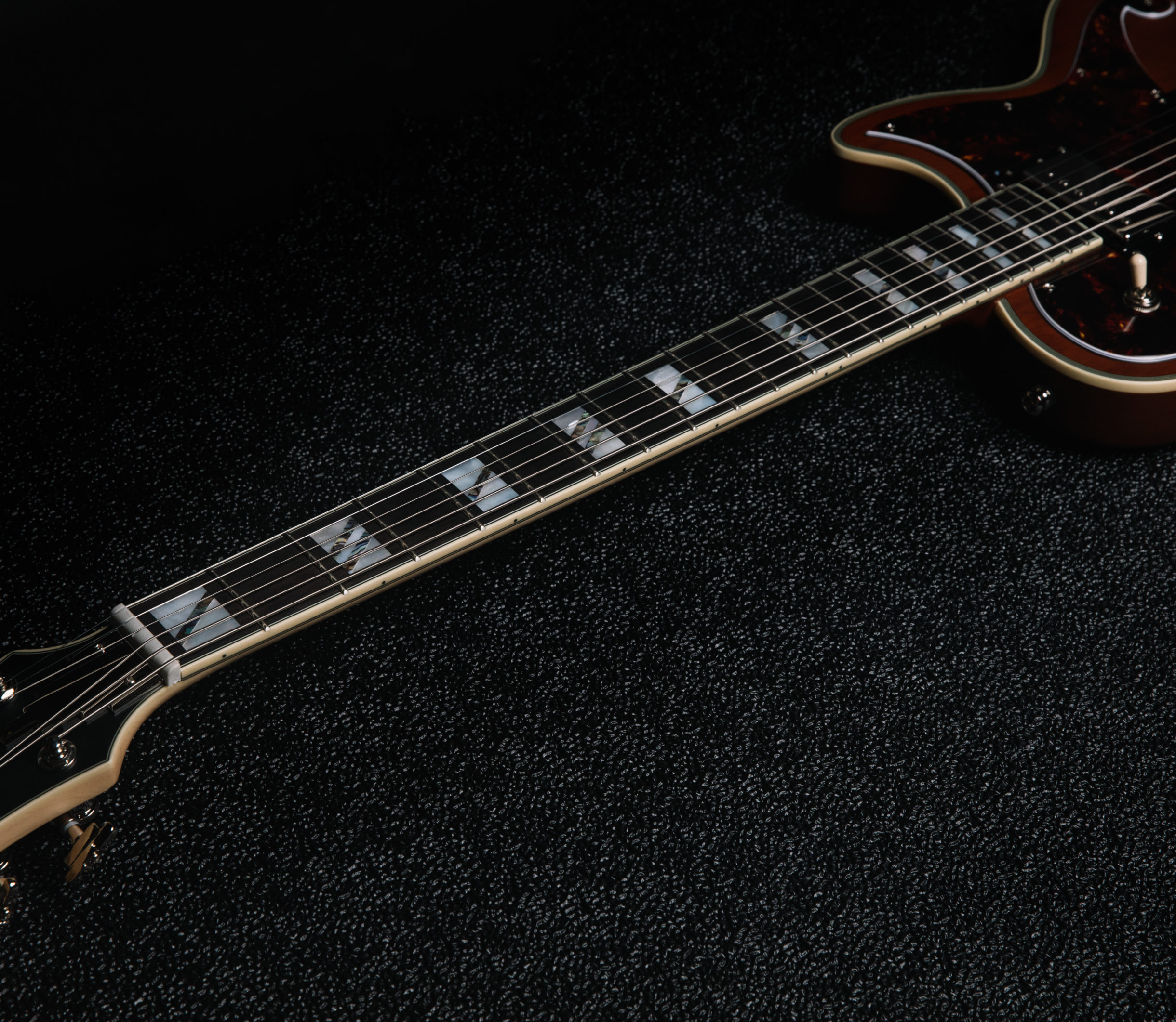 Deluxe Atlantic Baritone - D'Angelico Guitars