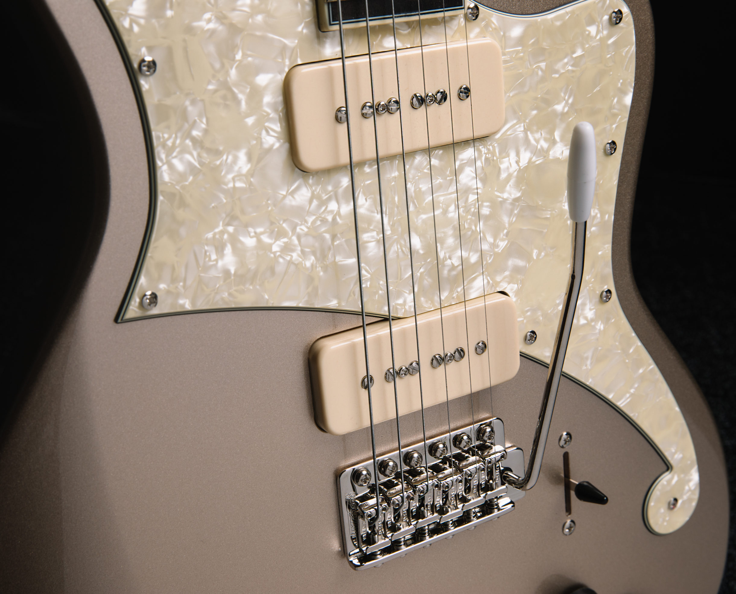 D’Angelico Deluxe Bedford – Desert Gold – iGuitar Music